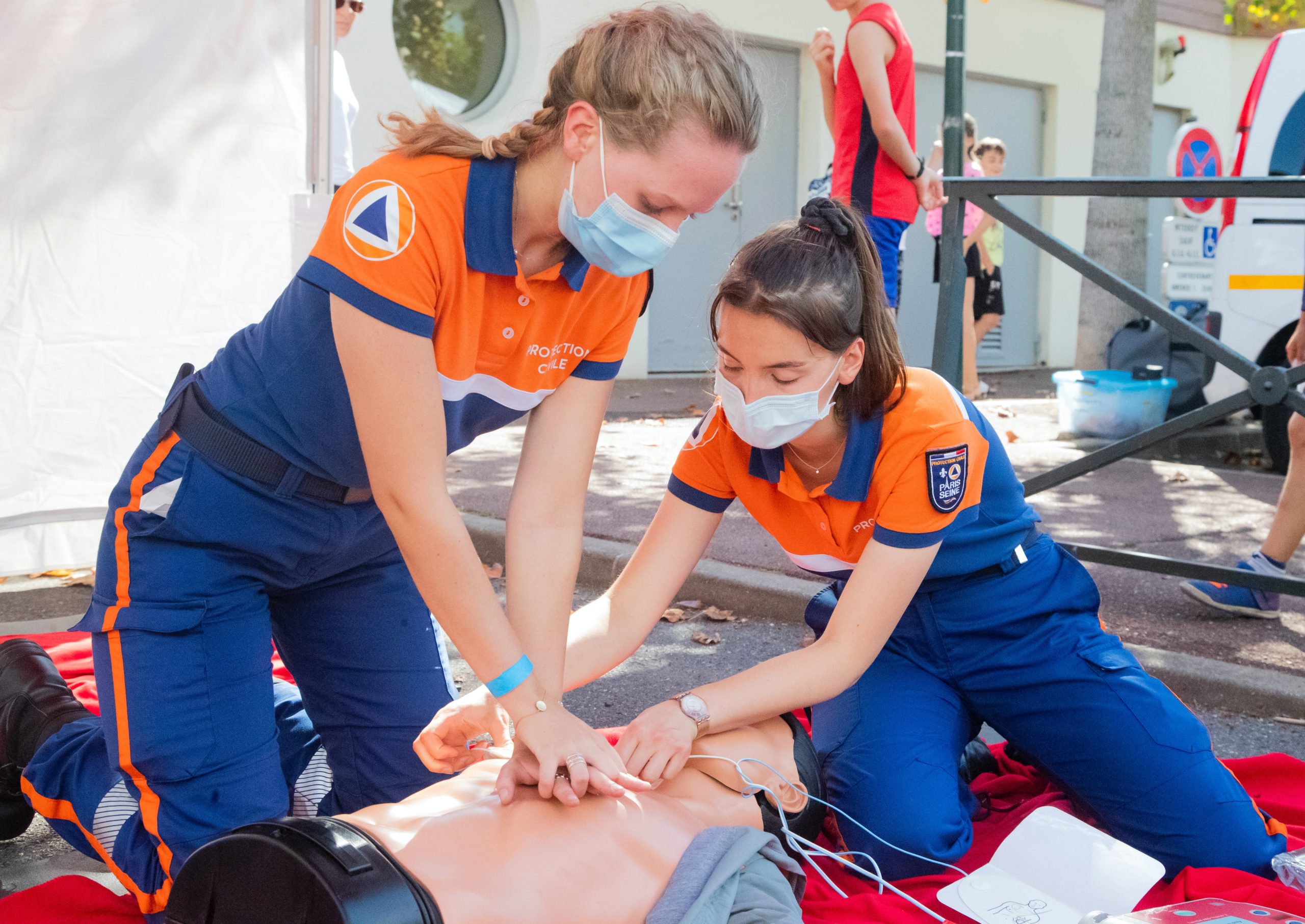 Malaise cardiaque : 3 gestes pour réagir efficacement - DefMe